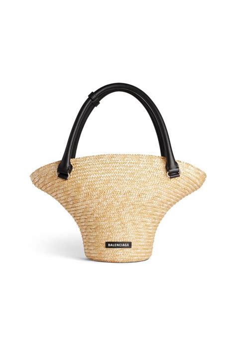 Balenciaga Womens Beach Bag Medium Tote In Natural Editorialist