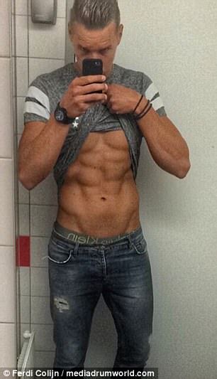 Netherlands Pilot Becomes Internet Star With Sexy Six Pack Daily Mail