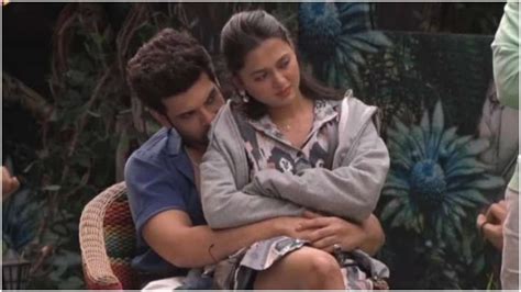 Bigg Boss 15 तेजस्वी प्रकाश से लड़ाई के बाद टूट गए हैं करण कुंद्रा