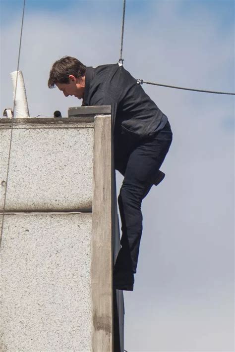 Mission Recuperation Tom Cruise Broke His Ankle During London Building