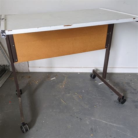 Mobile Typing Table Freestuff