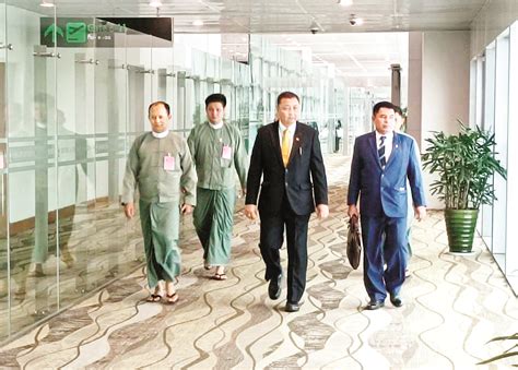 ပြည်ထောင်စုရွေးကောက်ပွဲကော်မရှင်အဖွဲ့ဝင် ဦးကိုကိုလွင် ဦးဆောင်သောအဖွဲ့