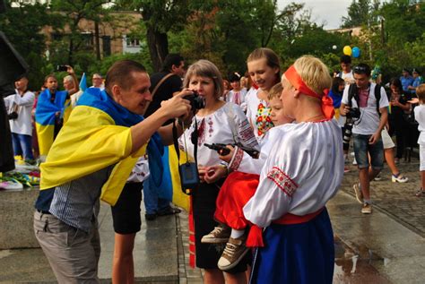 День незалежності України Миколаїв Марш вишиванок Про Світ навколо