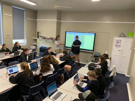 Year 7 Maths Students Playing The Leeton High School