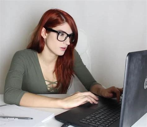 Mia Rand Rgirlswithglasses