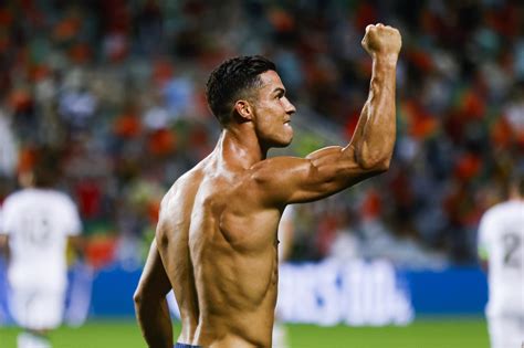 Portugal on Twitter 𝟳𝗲𝗴𝗲𝗻𝗱 Cristiano https t co h6eC6hSUkF