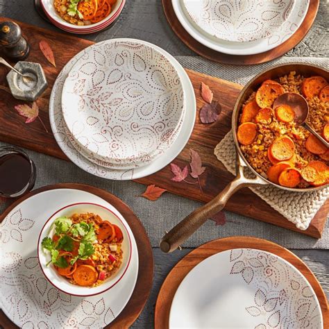 סט צלחות קורנינג 12 חלקים Leaf Stitch מבית Corelle® Corning קואלה