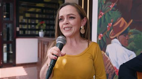 Hermana Salvó La Vida De Su Gemela Para Que Cumpla Sus Sueños Youtube