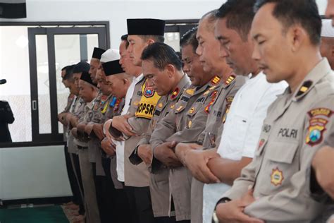 Polisi Jombang Salat Gaib Dan Doa Bersama Untuk Briptu Rian Yang Meninggal Dibakar Istri