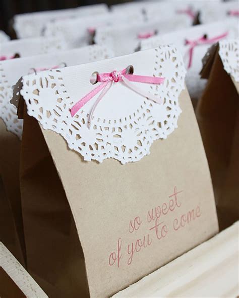 The Most Adorable Bridal Shower Favor Ideas Weve Seen Presentes