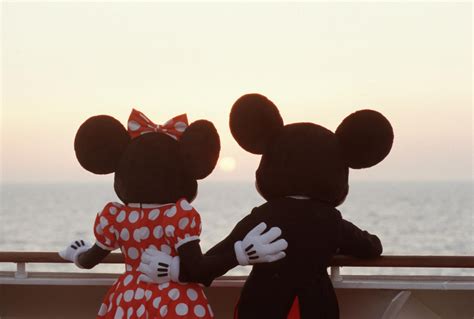 Mickey And Minnie Disney Fun Minnie Mouse Pictures Mickey