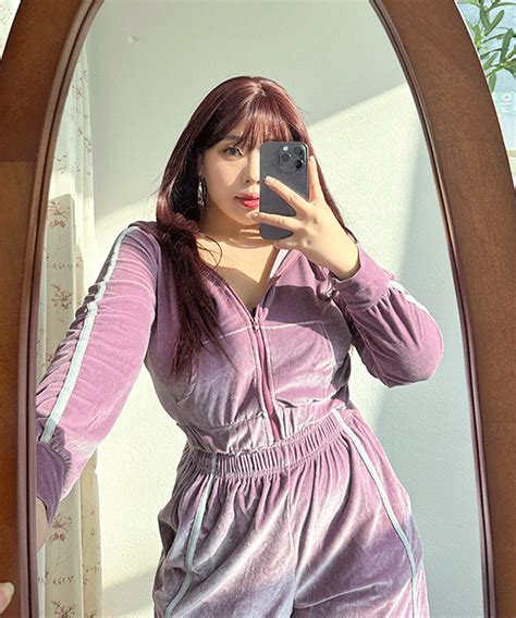 고밀도 리틀빅사이즈 가십 벨벳 테잎 크롭 후드집업 트레이닝 세트 3colors 에이블리