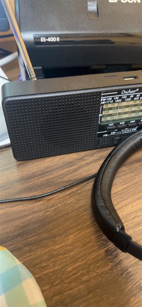 Oncheer 便攜式 Fm Am Sw 收音機 內置藍牙揚聲器 由可充電電池供電 附太陽能板充電 用於充電 緊急
