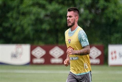 Em coletiva Abel explica ausência de Nathan no Fluminense vai chegar