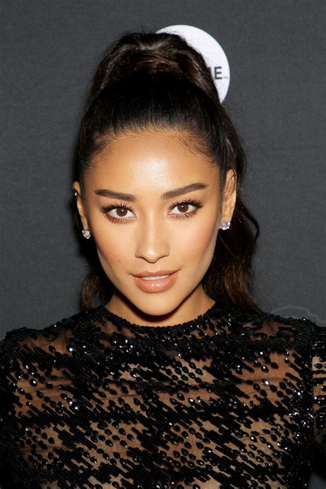 Shay Mitchell You Tv Sereies Premiere In New York • Celebmafia