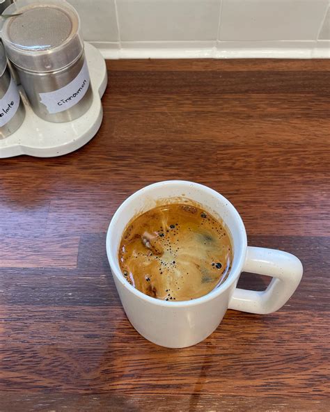 일상 속 재미를 찾는중 맛있는 커피를 내려드리기 위해 매일 아침마다 테스트 중 입니다 맛이 없을수