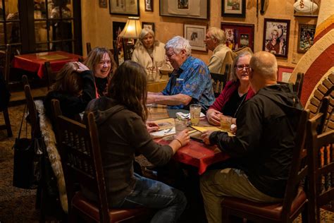 Meet The Fans Who Love El Cholo Las 100 Year Old Mexican Restaurant