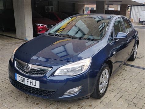 Vauxhall Astra Exclusiv Petrol Manual Speed Blue Doors Hatchback FSH MOT In