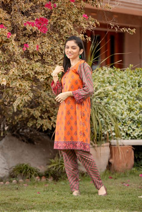 Pakistani Traditional Dress For Women