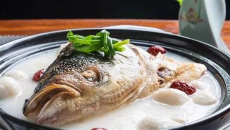 不管燉什麼魚，千萬別直接就煮，多上這一步，魚湯鮮美奶白沒腥味 壹讀