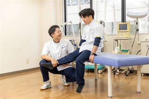 理学療法士になるにはどうしたらいい？将来理学療法士を目指すために知っておくべき道のりとポイント ｜ 四国医療専門学校 香川県の総合医療教育機関