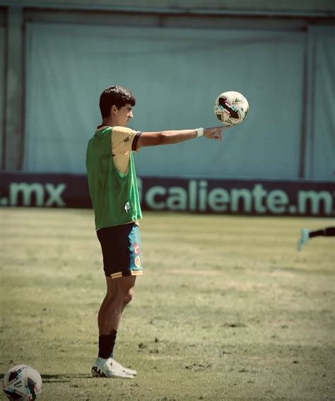 Coco Cardenas Coco Cardenas • Instagram Photos And Videos