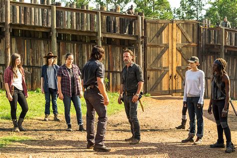 Walking Dead Starts The Rebellion In 2017 Premiere Photo