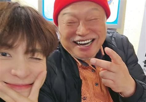 ‘尹 지지 차강석·김흥국 대놓고 숫자2 찰떡 궁합