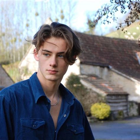 Ему уже 20 лет 30 фото самого красивого мальчика в мире в обычной жизни Theday