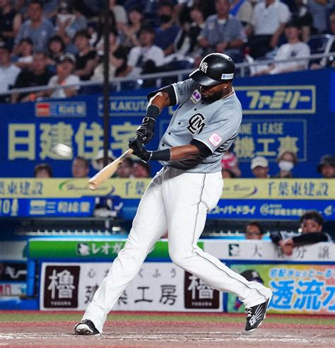 ＜ロ・楽＞9回無死二塁からポランコは23号2ラン（撮影・長久保 豊） ― スポニチ Sponichi Annex 野球