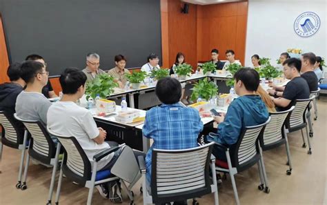 丁一兵院长参加理论经济学拔尖基地班午餐会并听取教学实验工作汇报 吉林大学经济学院