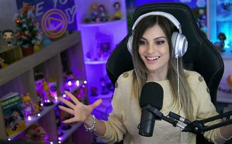 ¿quién Es Cristinini La Streamer Que Llega Al Plató Del Grand Prix