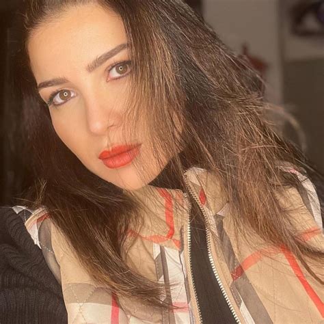 بالفيديو مي عز الدين تمازح أمير كرارة بعد رسالته لها Laha Magazine