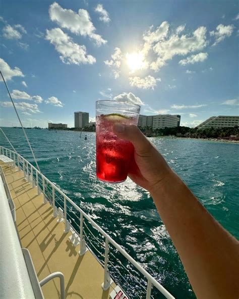 Tour Catamarán Light Isla Mujeres by Xcaret Xailing Entradas