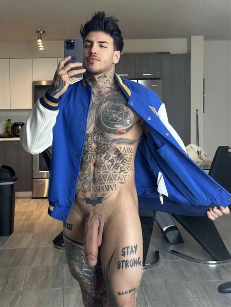 Extrahotgaydudes
