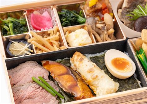 秋鮭照焼 上州かとう牛すき焼き弁当 1 728円小粋な和食いなみつ くるめし弁当