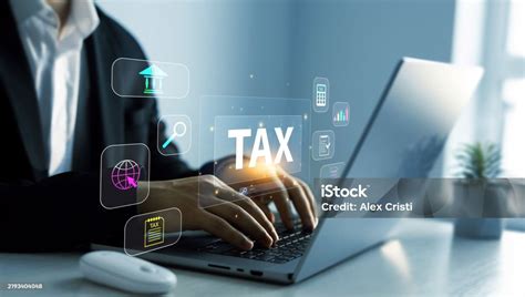 세금 및 부가가치세 개념 세금 납부를 위한 온라인 세금 양식 주세는 디지털로 납부됩니다 정부 세금 및 계산 세금 보고서 연례 보고서 2024년에 대한 스톡 사진 및 기타