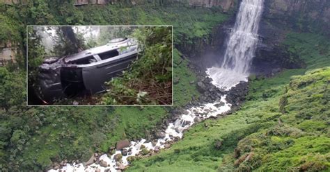 Carro Con Cuatro Personas A Bordo Cayó Cerca Al Salto Del Tequendama