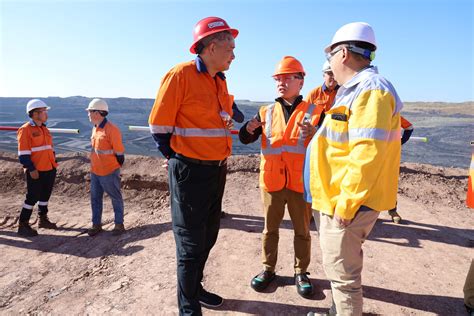 Аж үйлдвэр Эрдэс баялгийн сайд Ц Туваан “Энержи Ресурс” ХХК ийн үйл ажиллагаатай танилцлаа