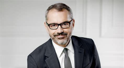 La Gigante De La Cosmética Puig Saldrá A Bolsa Buscará 2500 Millones