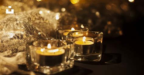 촛불이있는 투명 유리 캔들 홀더 사진 Unsplash의 무료 보케 이미지