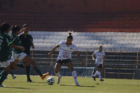 hat trick de Amanda Palmeiras vence Ferroviária no BrasileirãoJogada Últimas notícias
