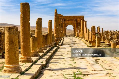 Timgad 로마베르베르 도시 알제리의 Aures 산 입니다 유네스코 세계 유산 사이트 Batna에 대한 스톡 사진 및 기타