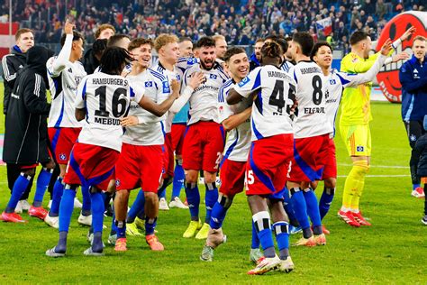Hsv Bezwingt Konkurrent Kaiserslautern Ohne Kranken Polzin