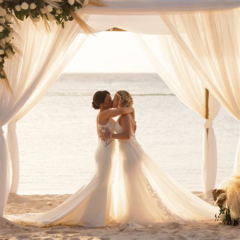 Stephanie And Abbie Demian Gibbs Photography