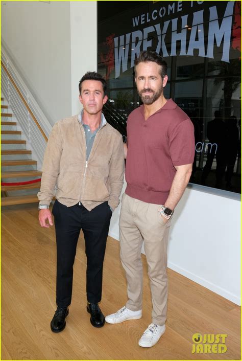 Photo Ryan Reynolds Rob Mcelhenney Welcome To Wrexham 06 Photo