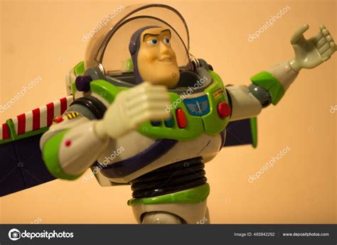 Buzz Lightyear Pointing Ph