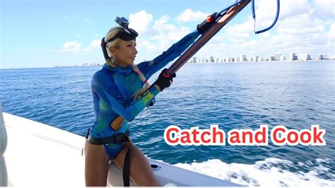 Homepage Video 2 Girls In Bikini Fishing