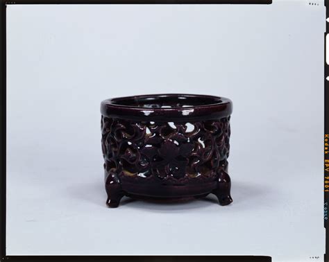 C0092547 紫釉唐草透文香炉 東京国立博物館 画像検索