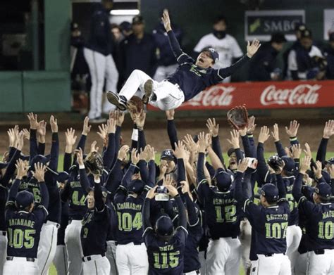 【ヤクルト20年ぶり日本一】 高津監督が選手目線の柔軟采配で導く 日本s第6戦ヤクルト2─1オリックス ヤクルトはオリックスを延長12回の激闘